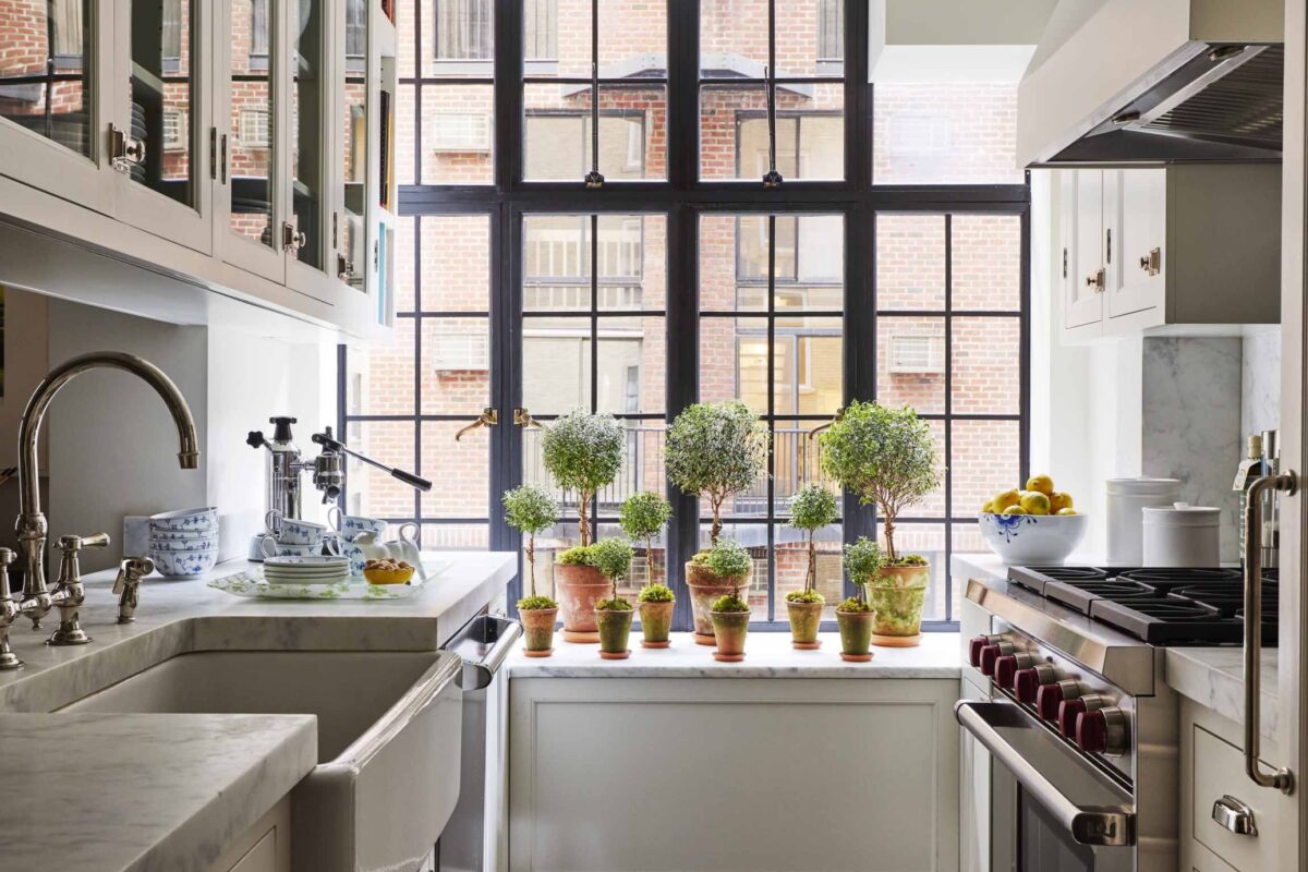 Maximizing Magic: Tiny Kitchens Packed With Beauty – Artourney
