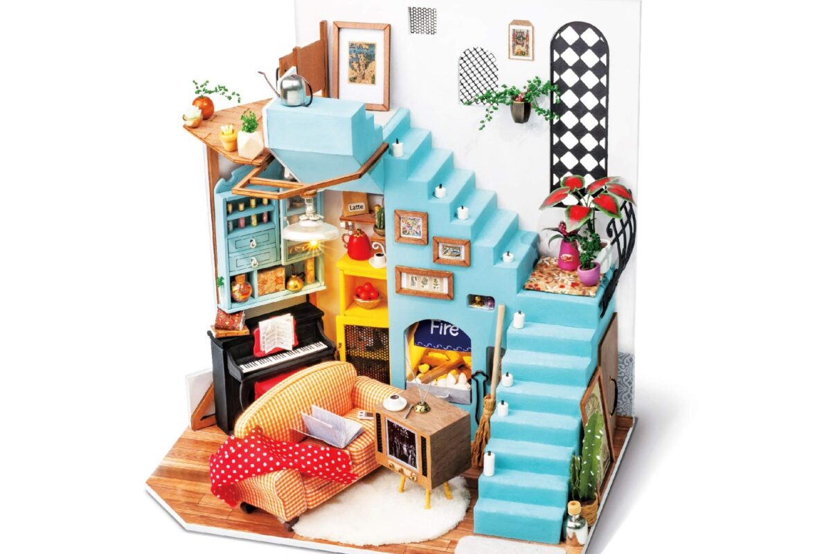 Transform Your Tiny Room Into A Spacious Oasis: DIY Hacks And Clever ...