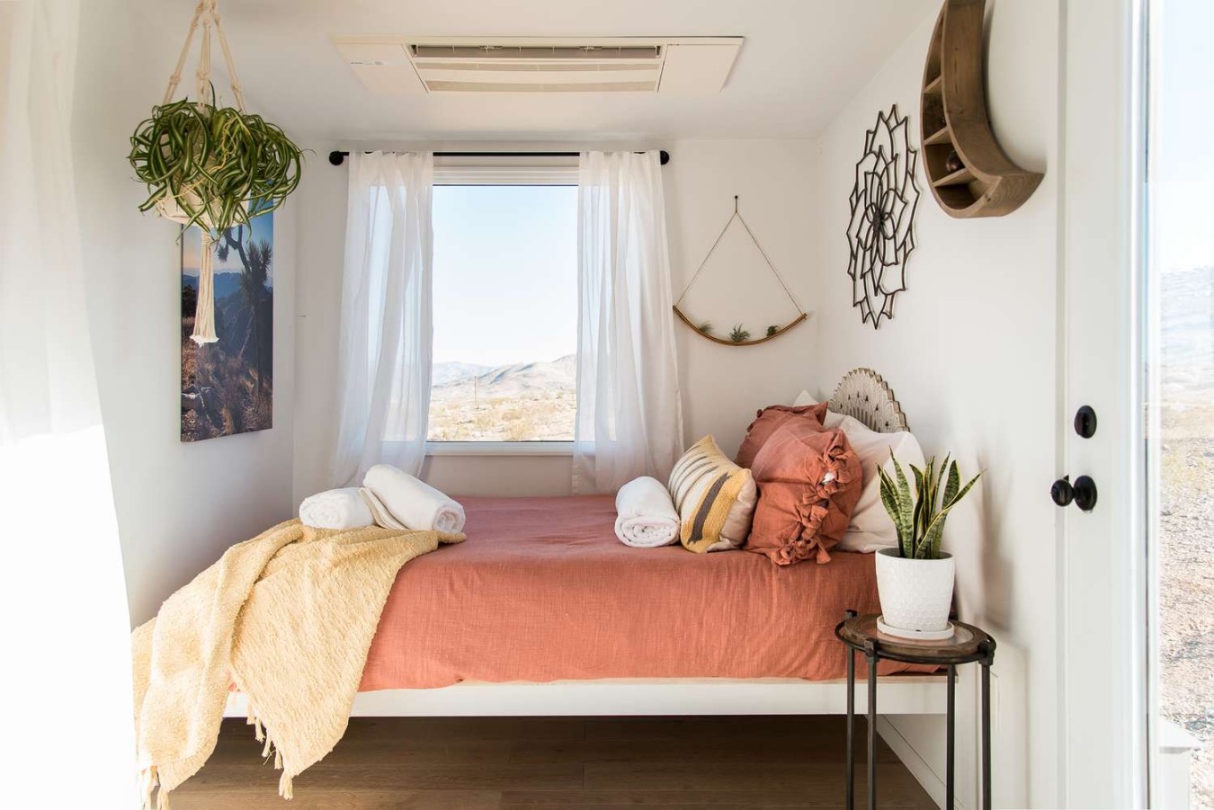Maximize Your Mini Sanctuary: Good Bedroom Ideas For Small Rooms ...